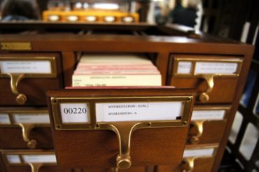 Vintage card catalogs: Still attracting bookworms with their old-school ...
