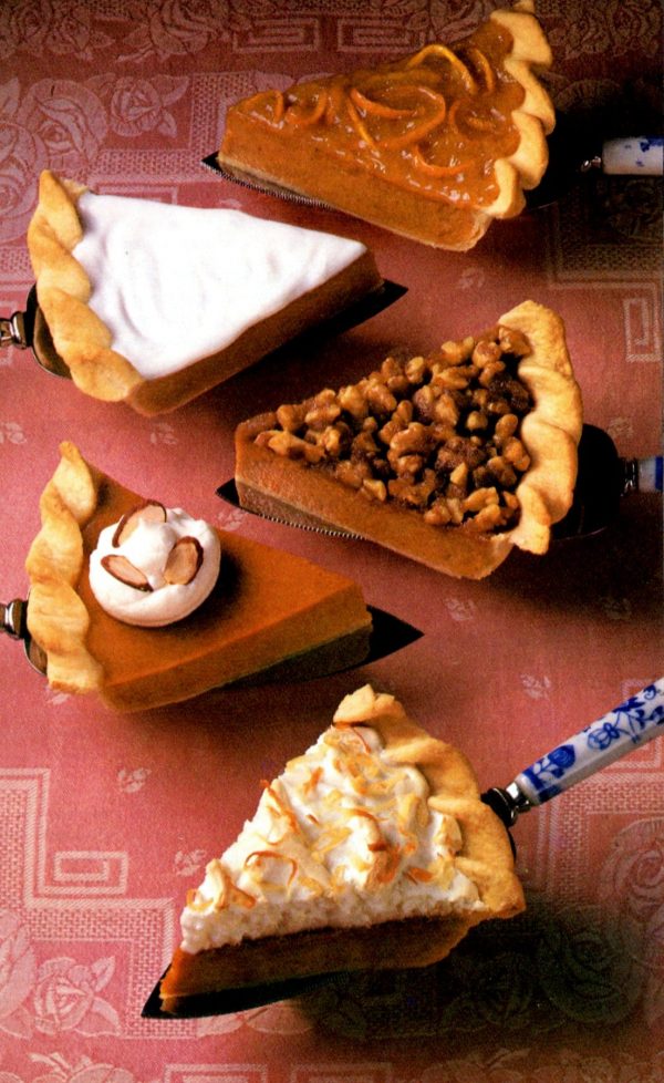 14 different delicious and creative pumpkin pie toppings to try: Creamy ...