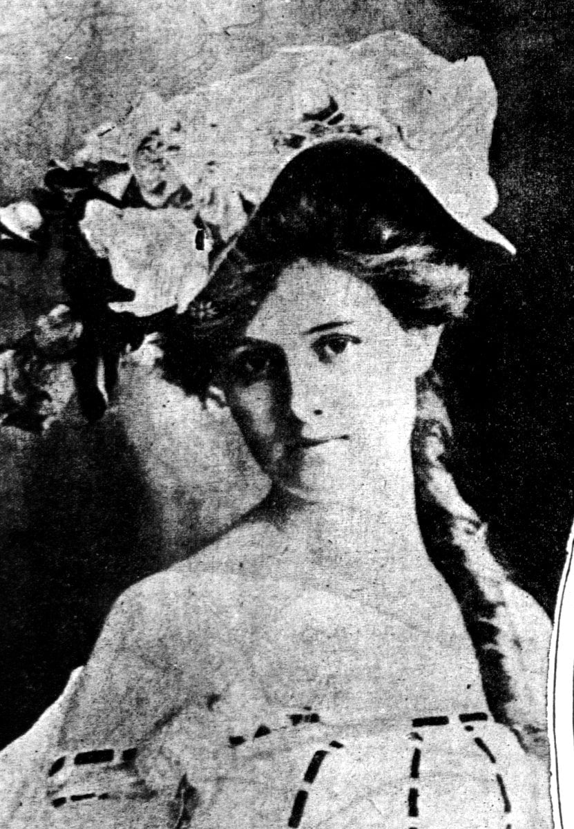 Vintage hairstyles: How women in San Francisco accessorized their hair ...