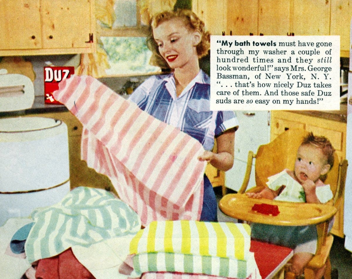 The perfect '50s housewife & her everyday cleaning life - Click Americana