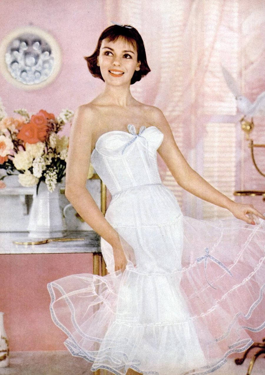 Crinolines & petticoat skirts were big style in the 1950s... and in the ...