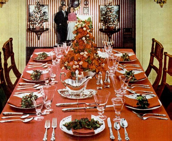 Festive Christmas table settings: Ideas for holiday tables with retro ...
