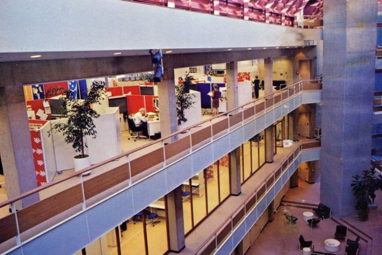 14 pictures of early office cubicles & retro open plan office layouts ...