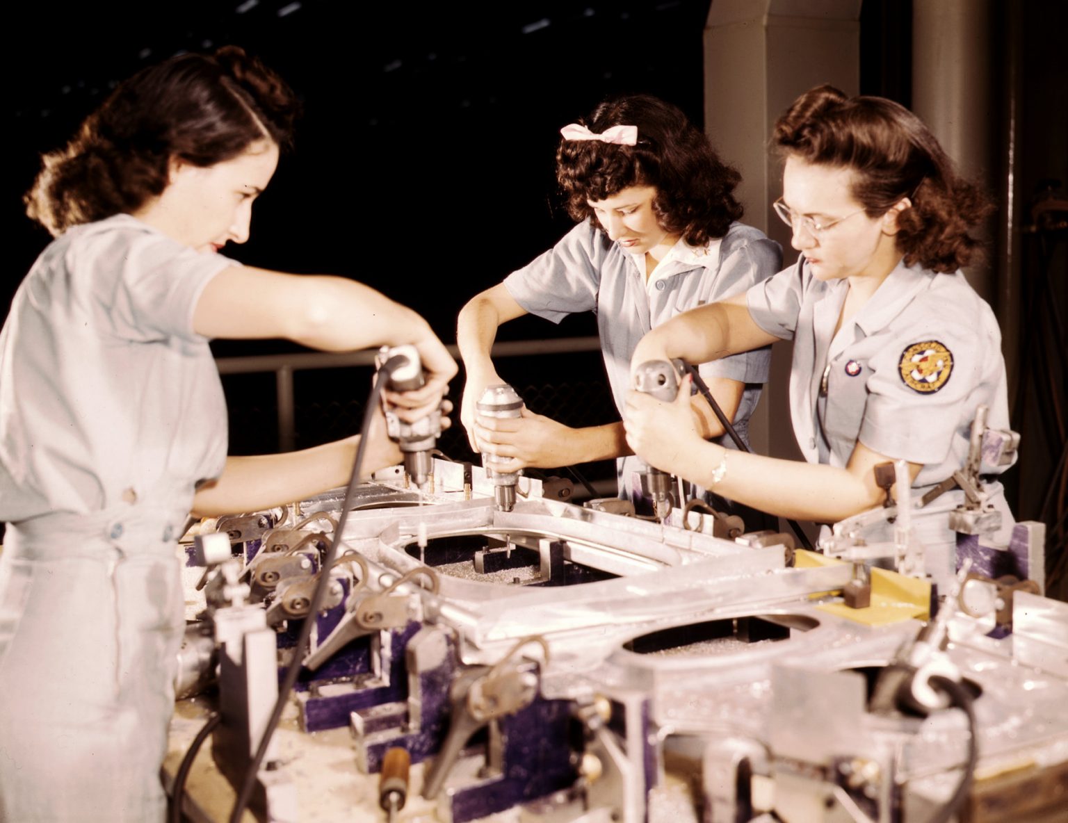 See 50 real-life Rosie the Riveters & other women war workers from WWII ...