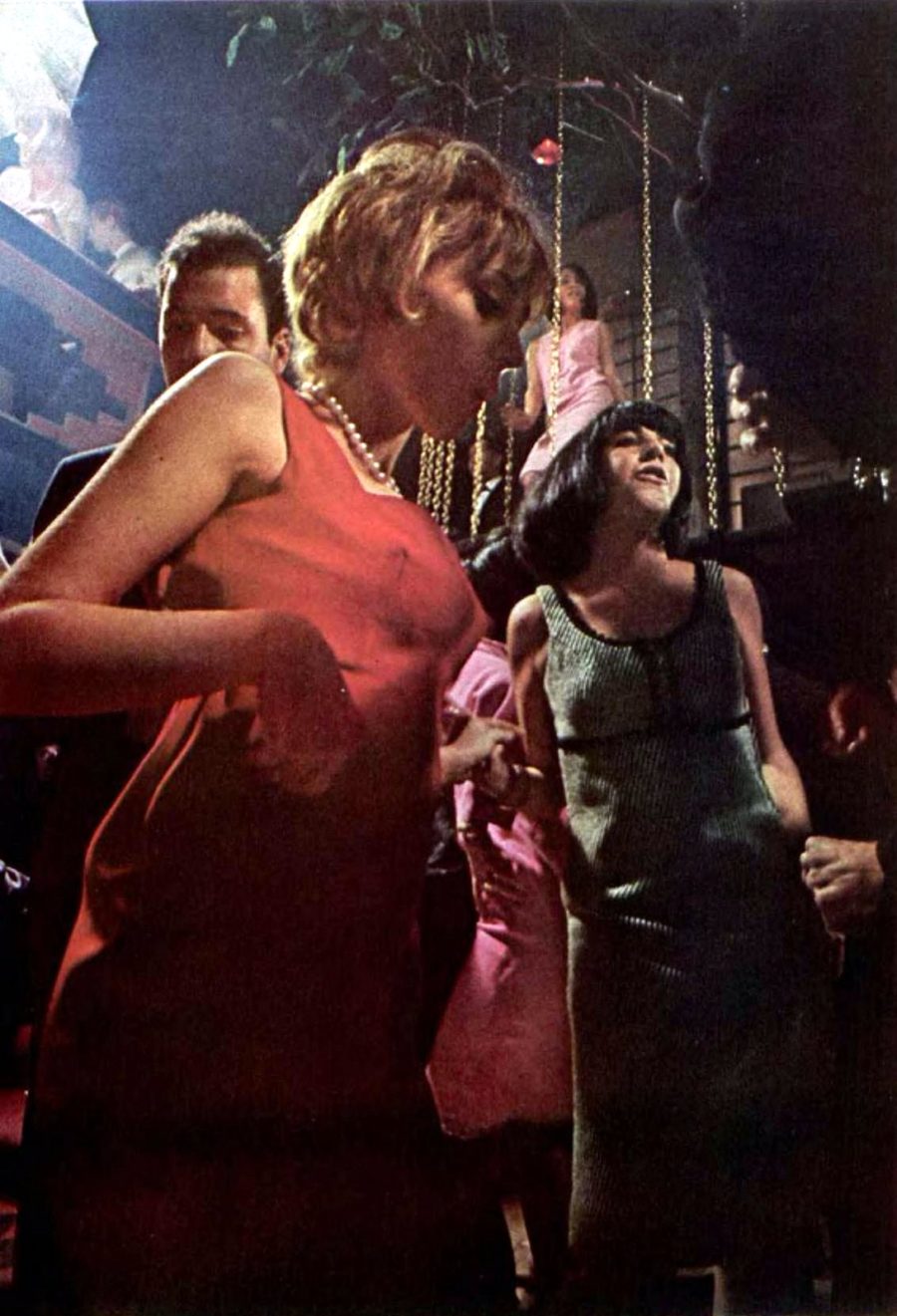 The vibrant shift of 1965 dresses was a fashion breakthrough - Click ...