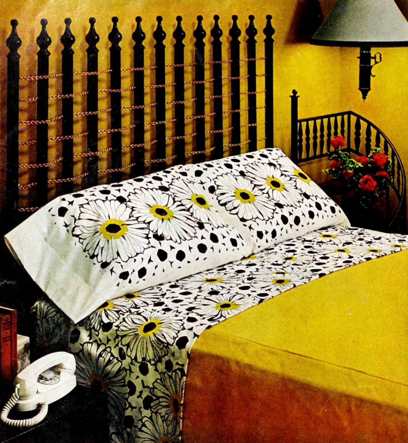 9 beautiful DIY headboards with a vintage look - Click Americana