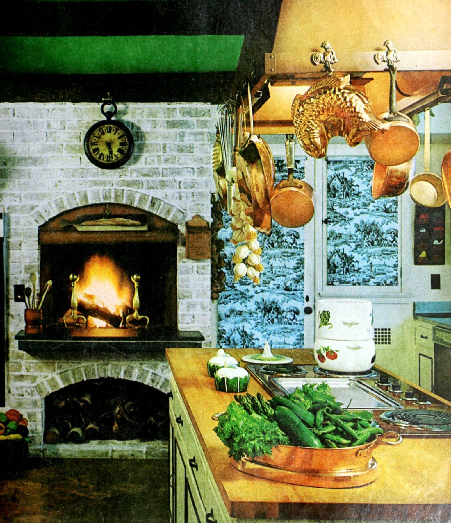 Vintage articles and more in 1960s at Click Americana