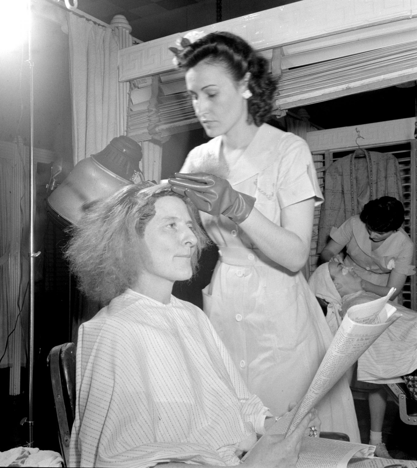 Inside a 1940s beauty salon: Perms, polish and the power of waves ...