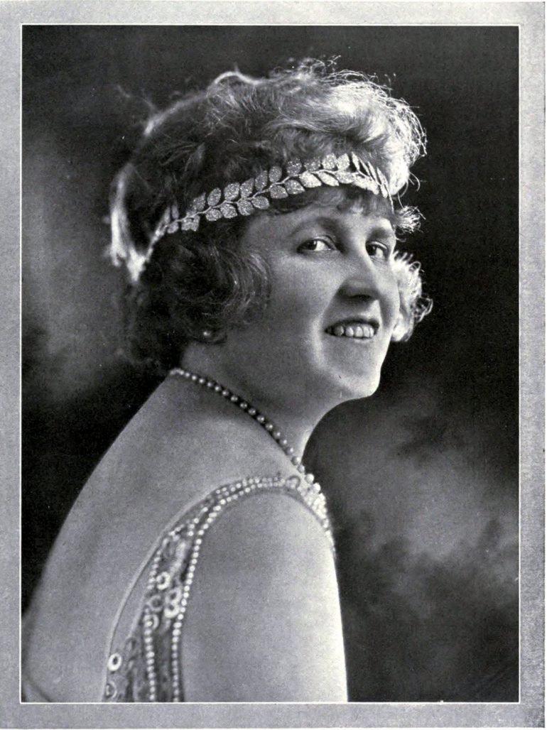 What is a flapper? Get the inside scoop on this popular 1920s term here ...