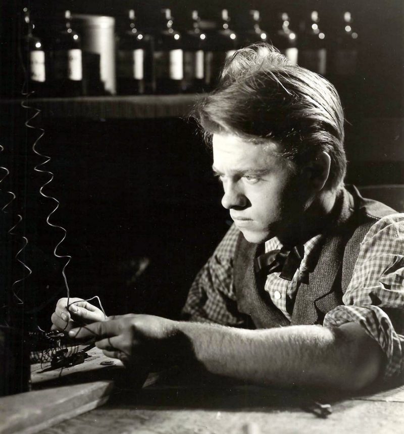 Mickey Rooney starred as Young Thomas Edison back in 1940 - Click Americana