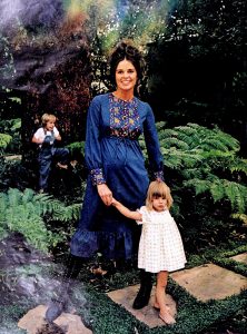 From model to movie star, Ali MacGraw was Hollywood's unstoppable ...