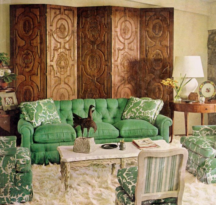 This 50s living room got fab flair from a colorful diamond-patterned ...