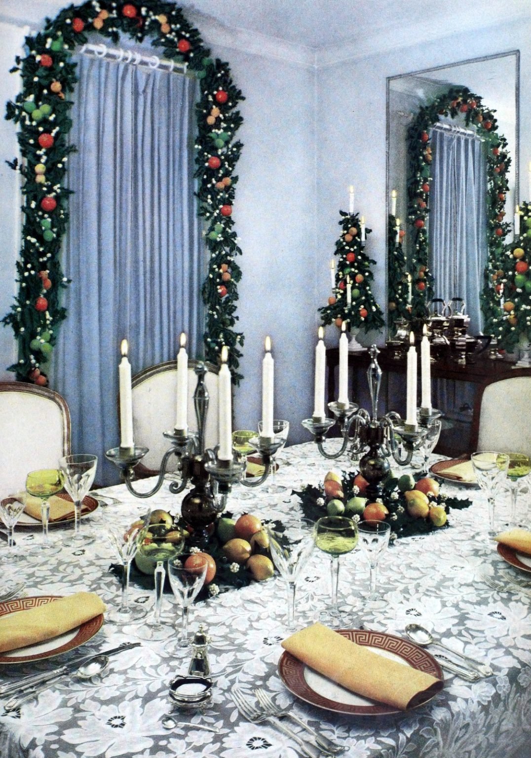Festive Christmas table settings: Ideas for holiday tables with retro ...