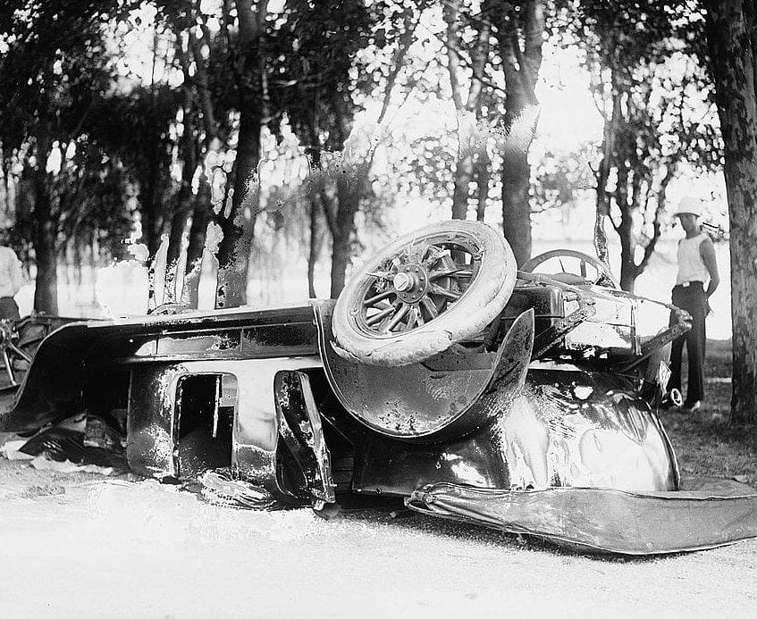 See 35 vintage car wrecks from the days before seat belts & airbags ...