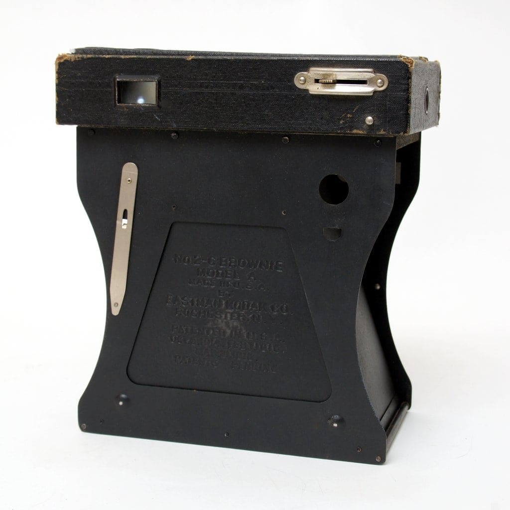 How Kodak Brownie cameras made snapshot photography affordable for ...