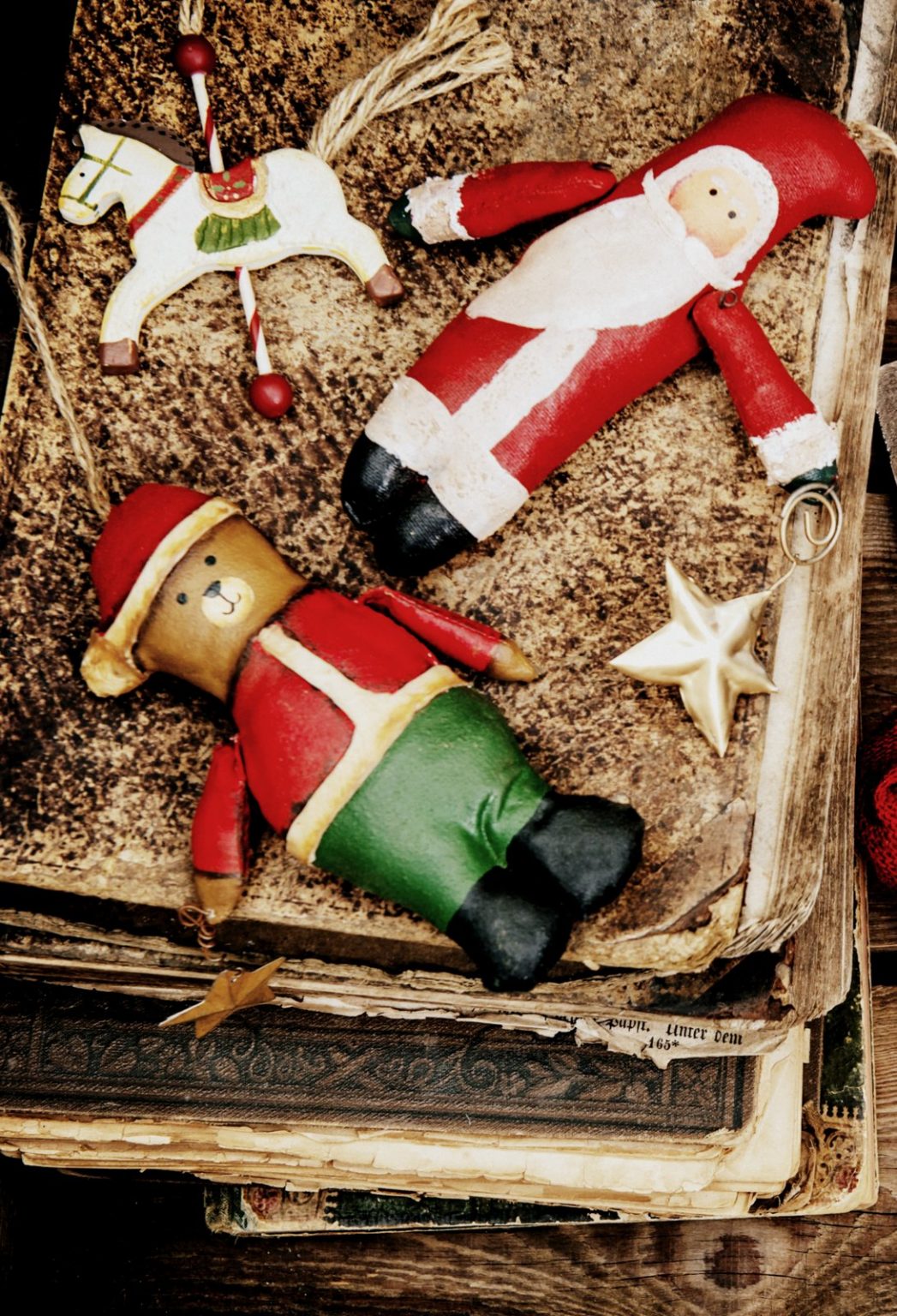 These 12 antique Christmas decorations that will transport you to ...