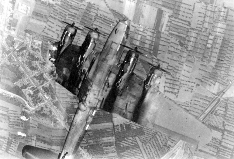The history of the Boeing B-17 Flying Fortress planes from WWII - Click ...