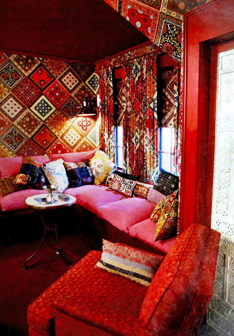 See 60s & 70s boho living room decor with an eclectic, cozy vibe ...