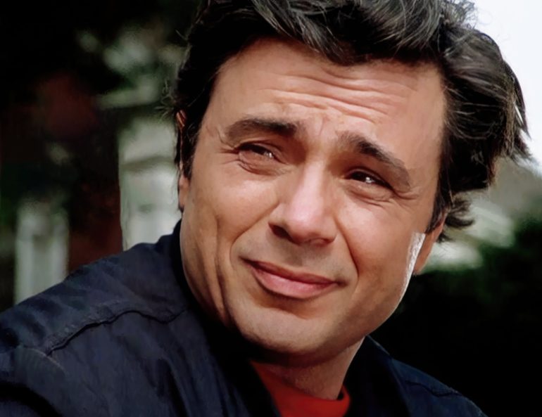 In the Baretta TV show, Robert Blake played an unconventional cop with ...