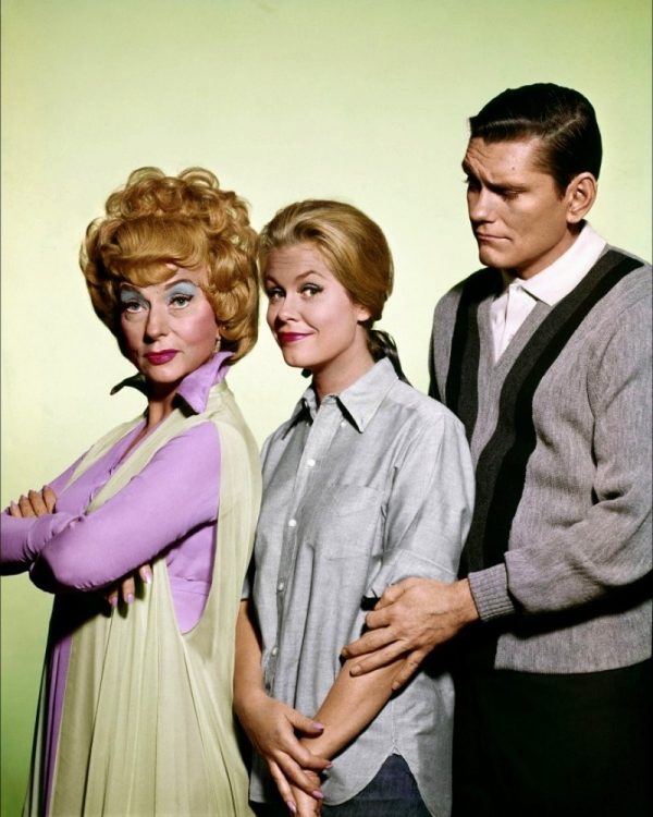 With a wiggle of Samantha's nose, Bewitched made TV magical - Click ...