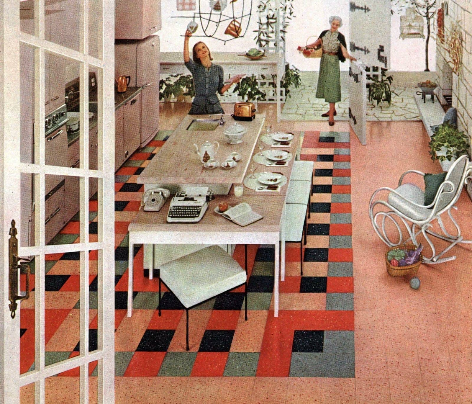 17 striped & checkerboard-patterned floors from 1950s homes - Click ...