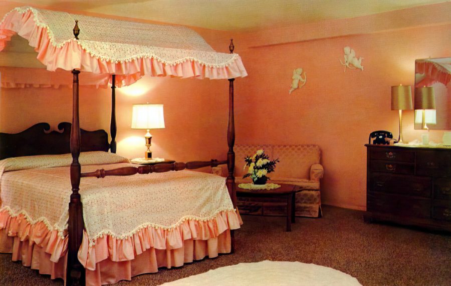 How do old hotel rooms compare to today's? Take a look back at 80 ...