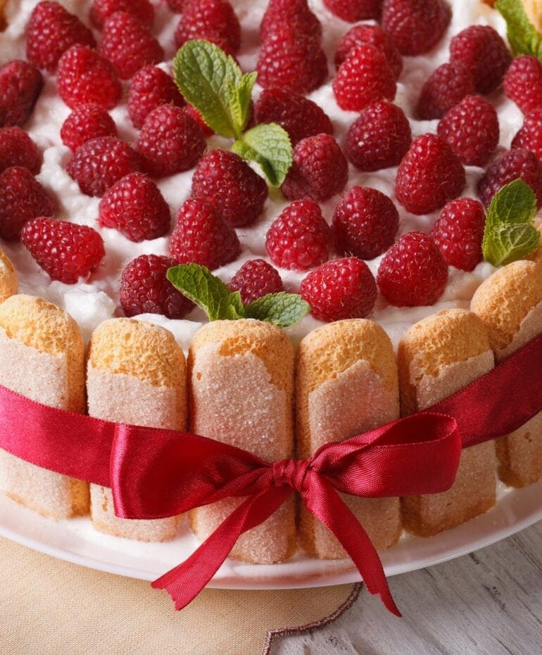 What is a Charlotte russe? 8 delicious classic Charlotte dessert ...