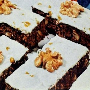Chocolate refreshers brownies with nuts & dates (1960) - Click Americana
