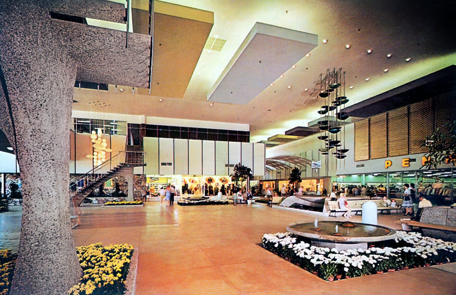 48 vintage malls that were so cool, you'll want to hop in a time ...