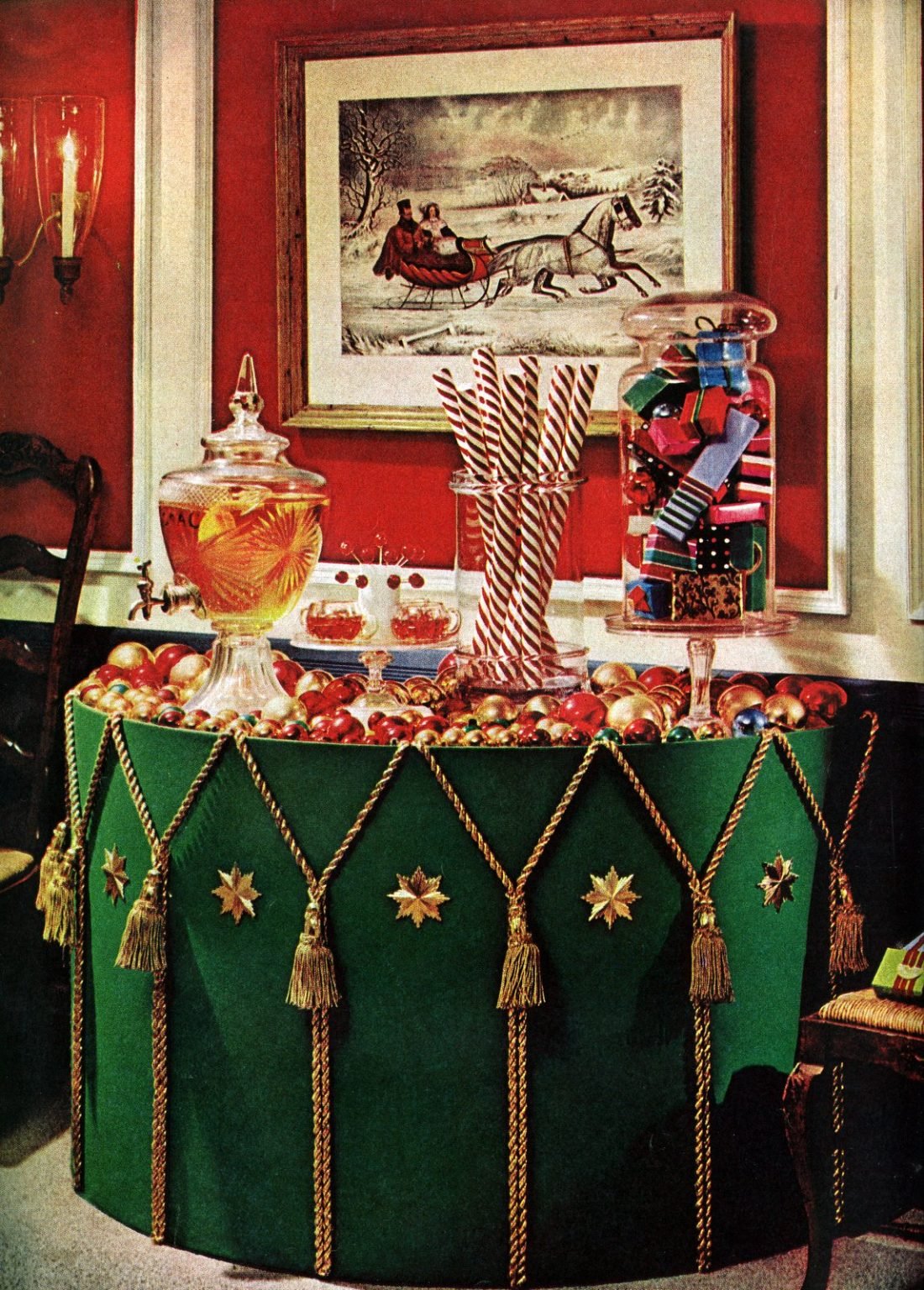 Let these unique 1960s Christmas party decor ideas inspire your modern ...