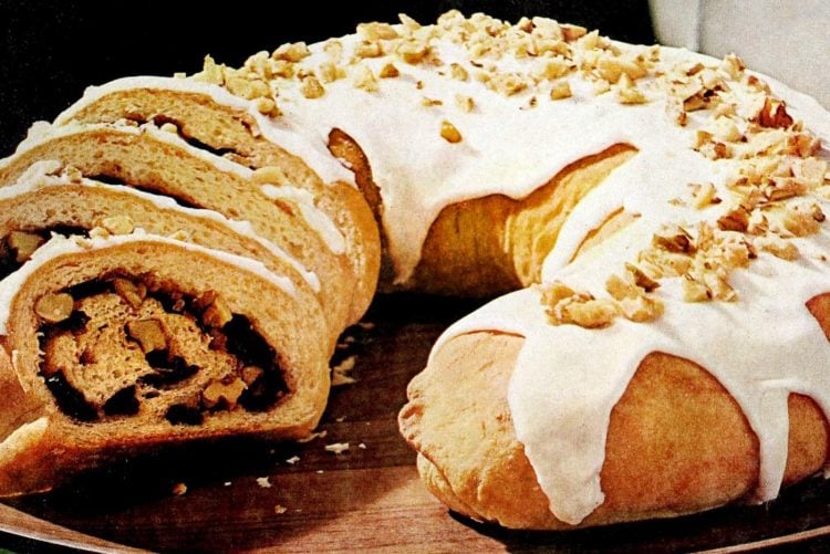 20 old-fashioned cake recipes from the turn of the century - Click ...