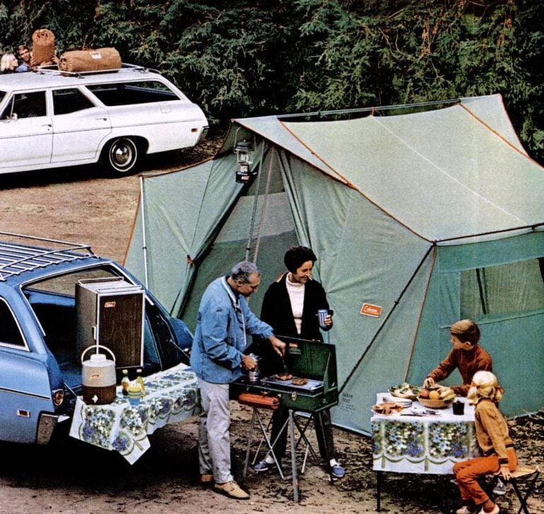 Vintage tents: Camping with old-fashioned canvas to innovative space ...