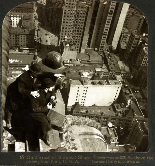 See 47 photos of daredevil skyscraper construction workers hanging out ...