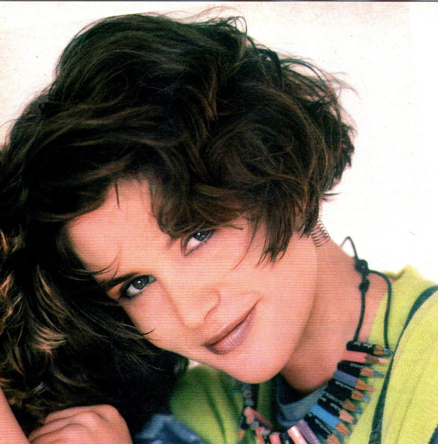 How to make awesome 1980s hairstyles for women - Click Americana