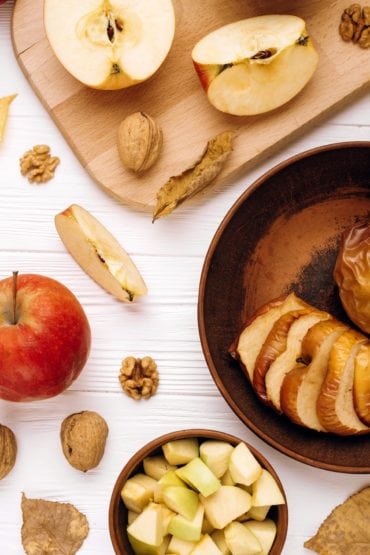 Late autumn fruits: 5 delicious apple dessert recipes (1960s) - Click ...