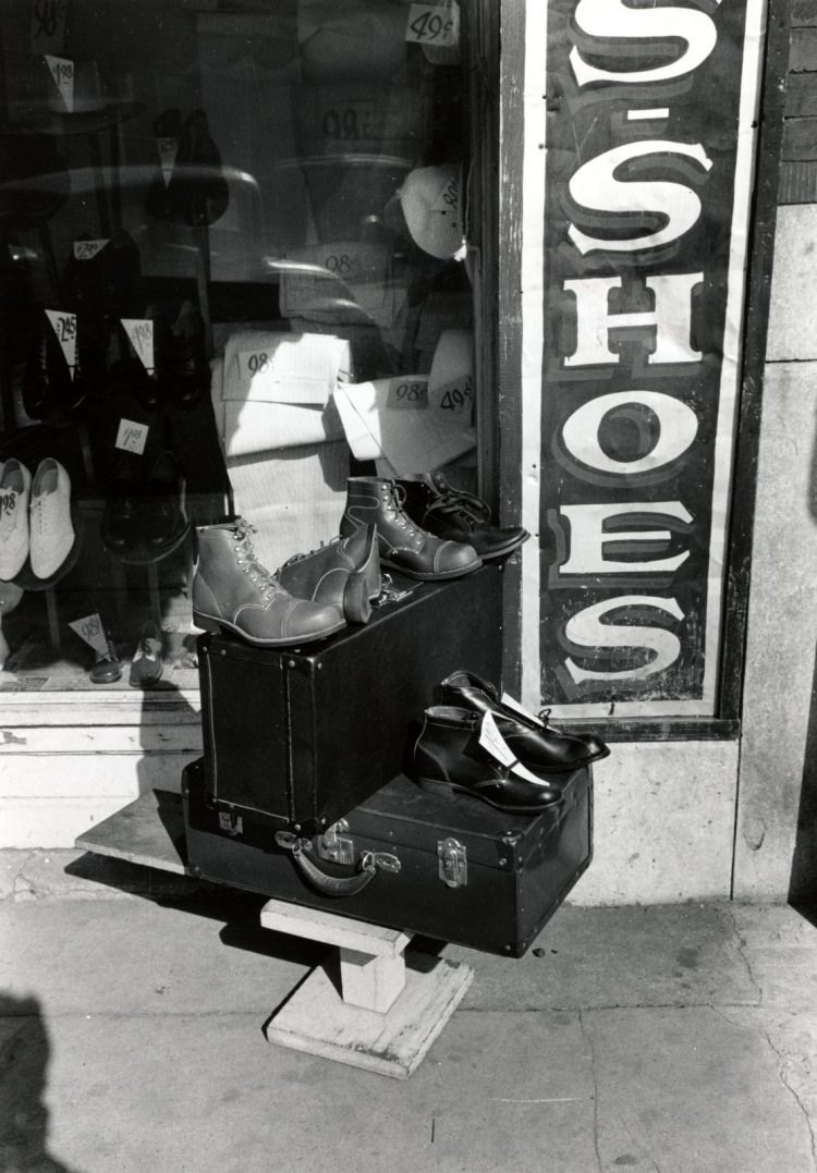 Vintage shoe stores: See what shoe shopping really used to be like 100 ...
