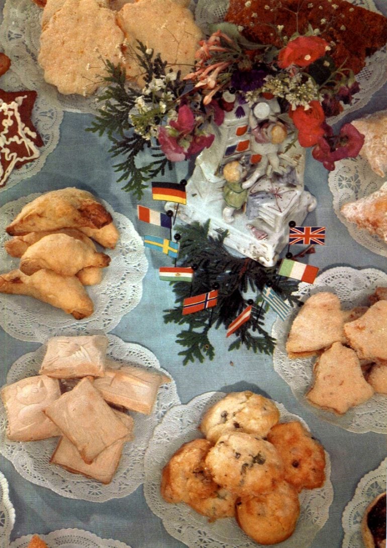 A collection of classic Christmas cookies from the '50s - Click Americana