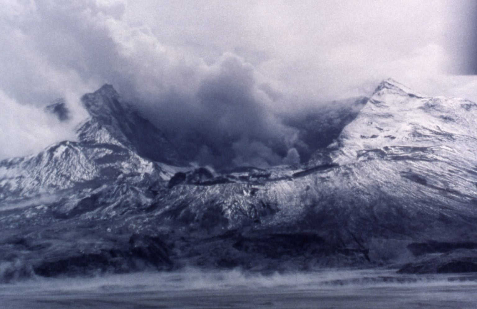 American volcano: When Mount St Helens blews sky-high (1980) - Click ...
