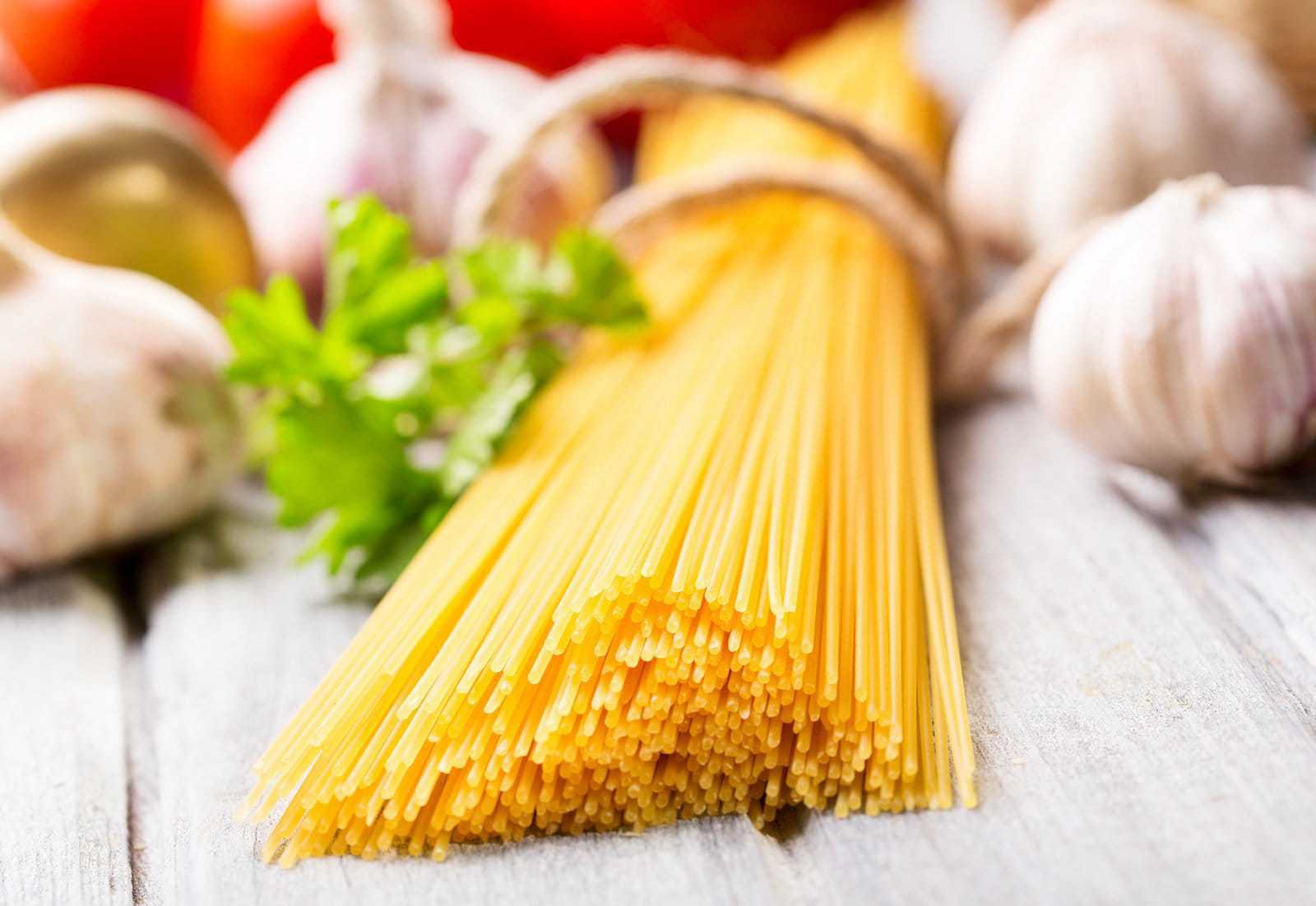 Easy, saucy spaghetti recipes from the noodle's '60s & '70s heyday ...