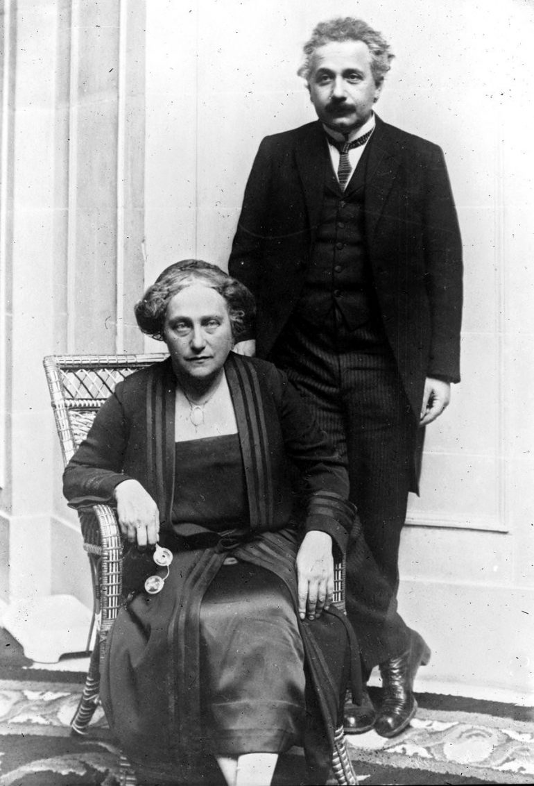 Albert Einstein's wife understands him, but not the theory of ...