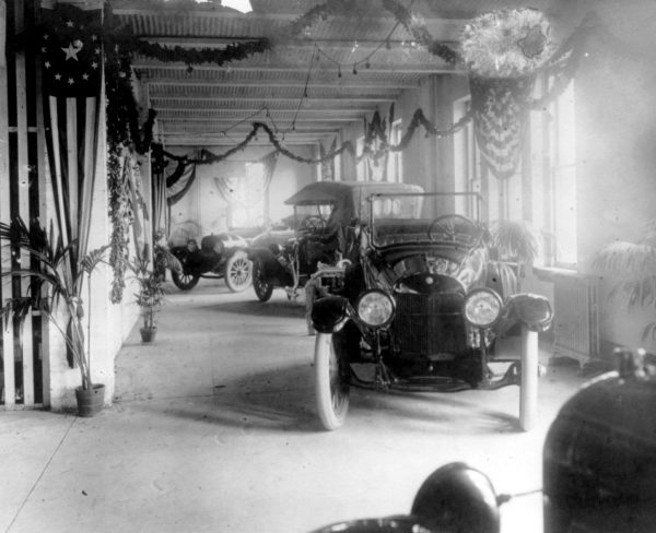 See inside vintage 1910s & 1920s car showrooms in Washington DC - Click ...