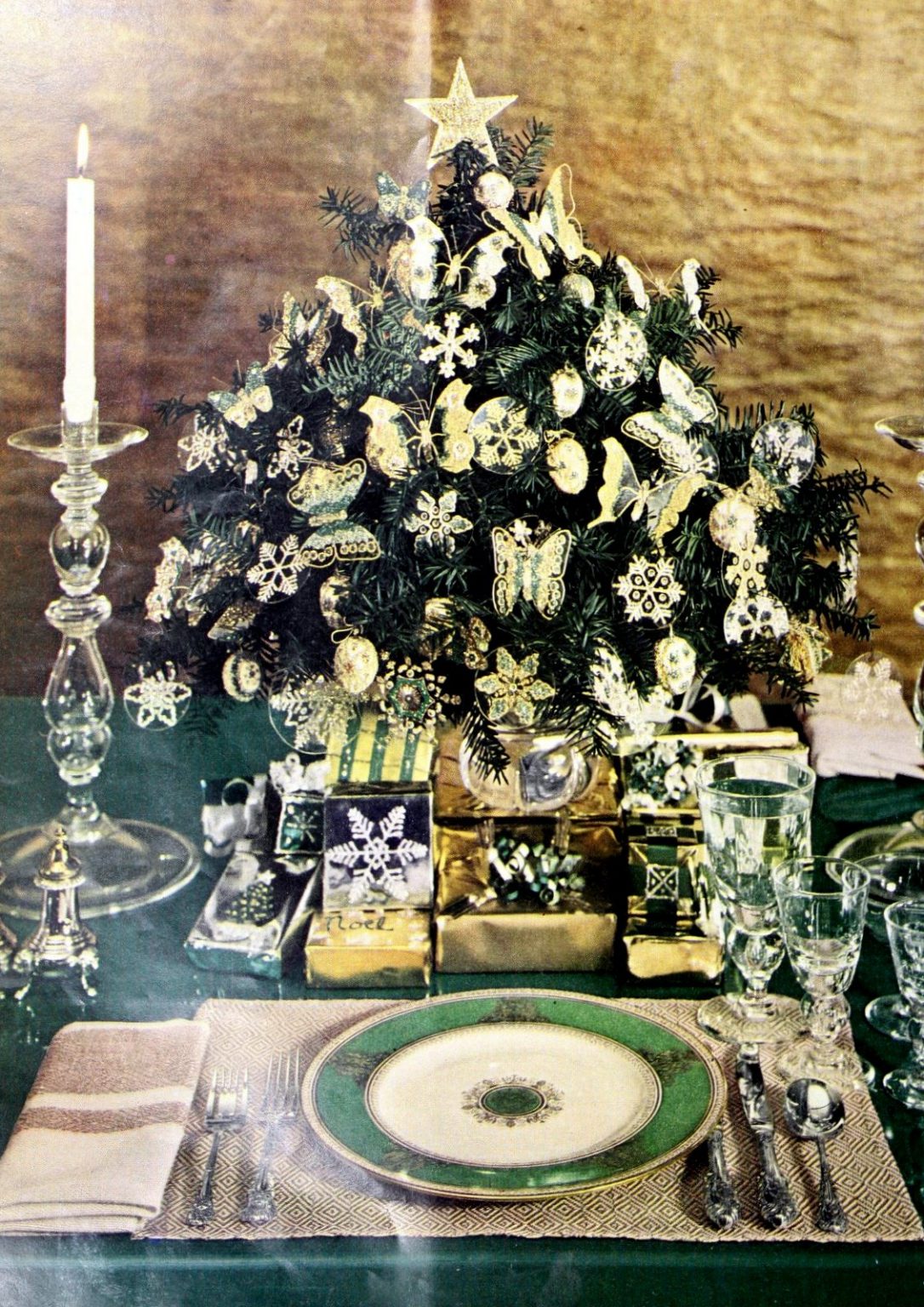 Festive Christmas table settings: Ideas for holiday tables with retro ...