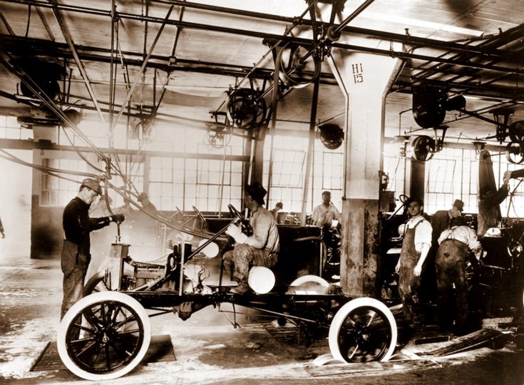 See Ford assembly lines from 100 years ago, mass-producing Model T cars ...