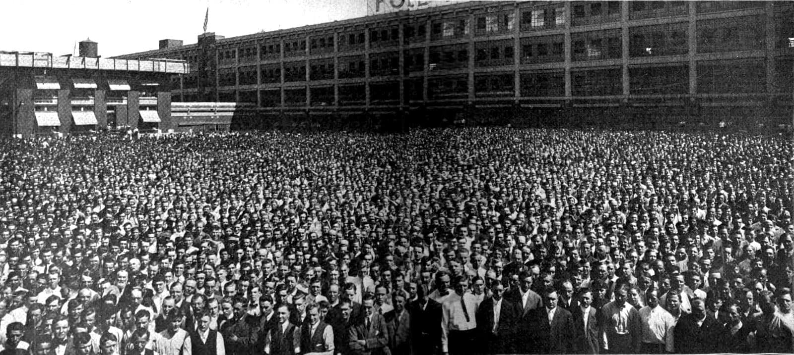 See Ford assembly lines from 100 years ago, mass-producing Model T cars ...