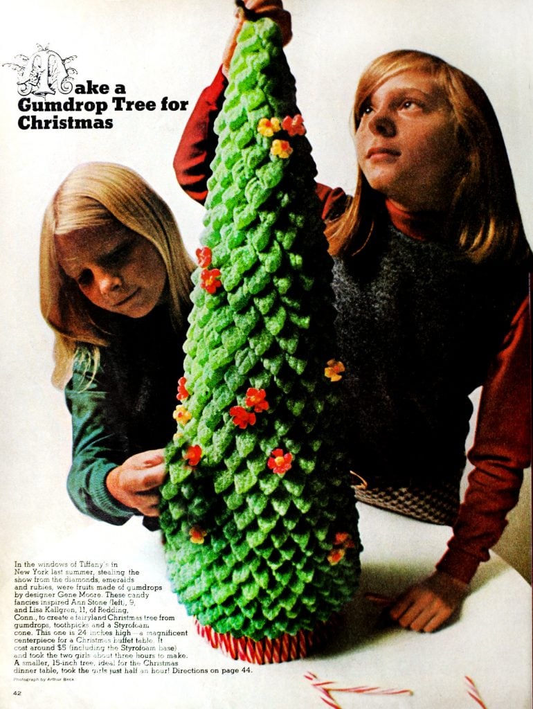 How to make an old-fashioned gumdrop Christmas tree decoration (1966 ...