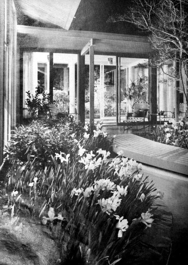 A mid-century modern model home: See H&G's Hallmark house for 1963 ...