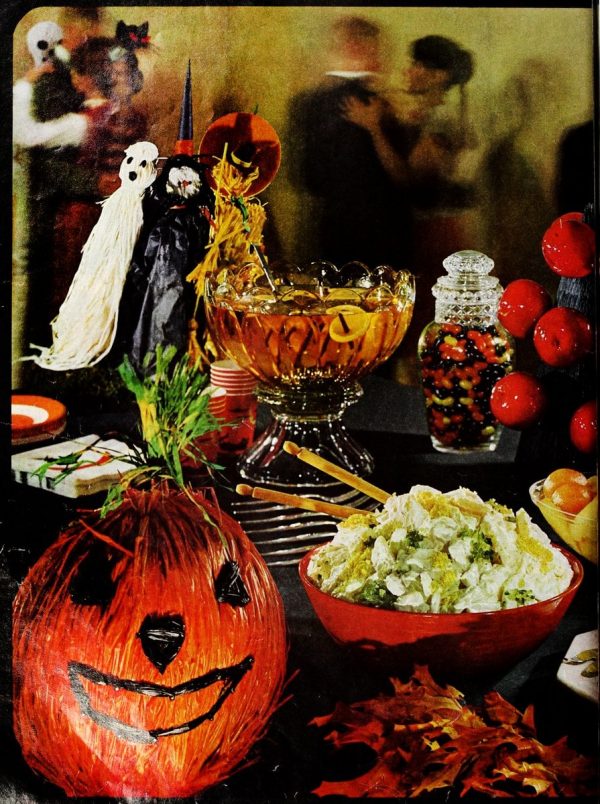 Vintage Halloween party ideas: A collection of over 100 years of ...