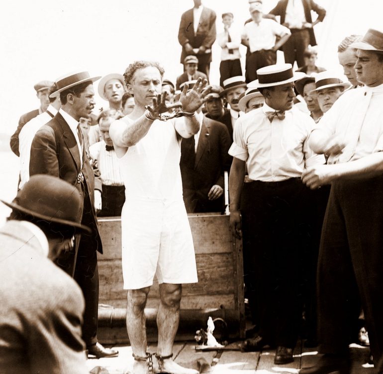 Harry Houdini's underwater box escape: See how he did his famous trick ...