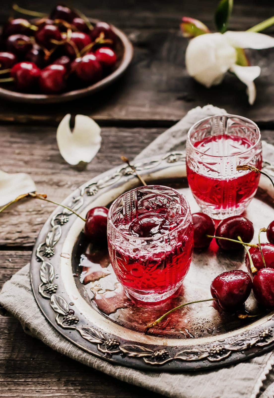 16 fruity, boozy classic cordial & liqueur recipes - Click Americana