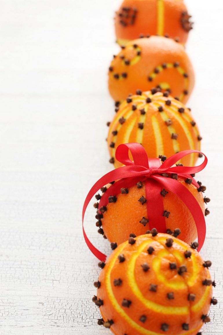 How to make old-fashioned pomander balls with oranges & cloves - Click ...